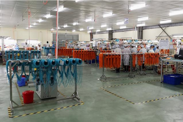 MPO MTP Truck Patch Cable for Date center 12core 24core 144core 3.0mm single jacket or 4.6mm double jacket 1