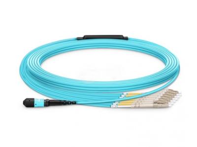 Cina OM4 cavo di sblocco dell'elite 40g, 8-144 saltatori della fibra mista delle fibre in vendita