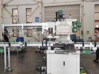 China PLC Controlled Automatic Liquid Packaging Machine Automatic Filling Machine For Liquid 5L Barrel for sale