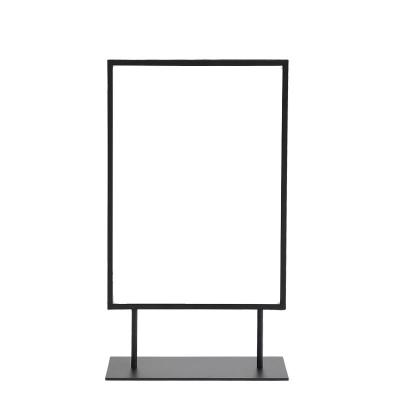 Cina Cornice di bancone nera Display A4 Grafica Porta poster in metallo sul tavolo in vendita