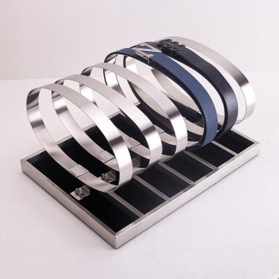 Cina 5pcs Custom Metal Retail Display Rack 770mm cintura e cravatta Rack cintura organizzatore in vendita