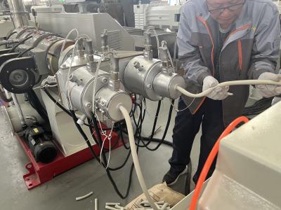 Cina Macchina di estrussione di tubi elettrici a 39 giri al minuto per la produzione di tubi di conduzione in PVC in vendita
