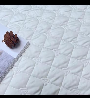 China Breathable Waterproof Mattress Cover Hypoallergenic Anti Dust Mite Mattress Protector for sale