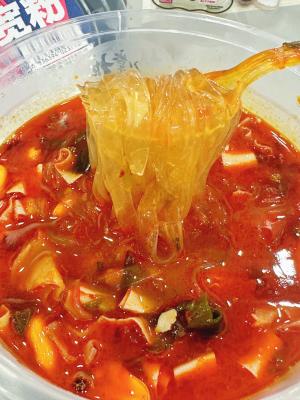 China Chongqing Sour And Spicy Flavor Cup Noodles With Vermicelli Hot Level Spicy And Ingredients Vermicelli for sale