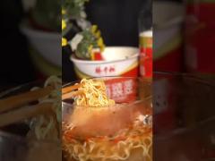 Veloce / facile Acida e piccante Vermicelli Zuppa di noodle istantanea 185g Sapore asiatico cinese