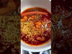 Cooking instant noodles with Shrimp paste and ham sausage