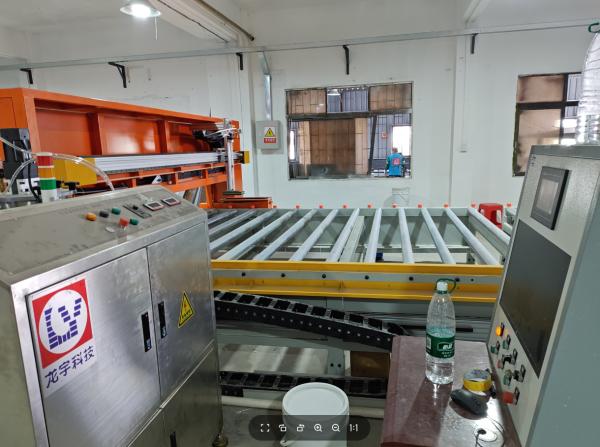 Quality CNC Automatic Glue Spraying Machine 15KW For Medical Furniture Panels for sale