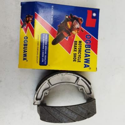China RS125 Peças sobressalentes para sapatos de freio de motocicleta Moda Acessível à venda