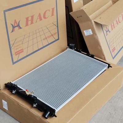 Cina 1350A050 Radiatore Auto HACI Marca Alte Prestazioni Dimensione Standard AT in vendita