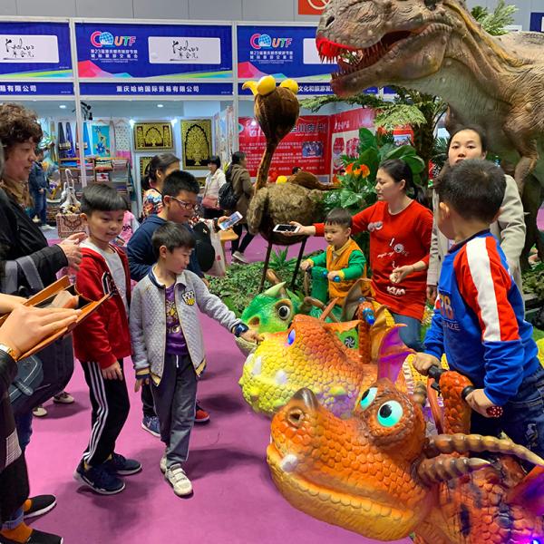 Quality Lifesize Realistic Animatronic Dinosaur Ride With 24V Battery And 150 Kg Bearance For Indoor And Outdoor Fun for sale
