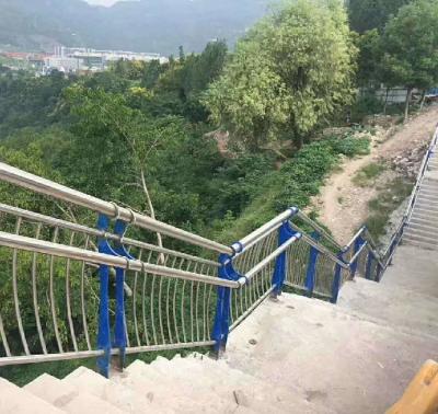 Cina Il corrimano dell'interno della scala del ferro della sicurezza del balcone zinca le inferriate tubolari inossidabili in vendita