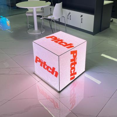China El pilar de la pantalla llevada del cubo de Hd P2 P2.5 P2.976 llevado para exhibir el globo al aire libre para formar el cubo de Rubik de la pantalla llevada llevó la pantalla en venta