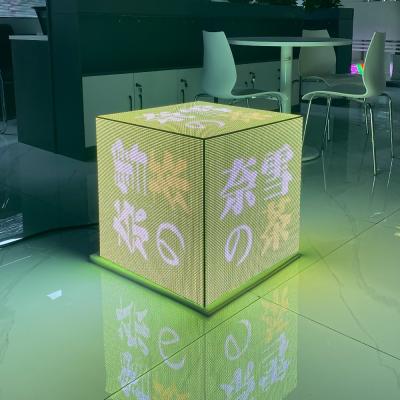 China El pilar de la pantalla llevada del cubo de Hd P2 P2.5 P2.976 llevado para exhibir el globo al aire libre para formar el cubo de Rubik de la pantalla llevada llevó la pantalla en venta