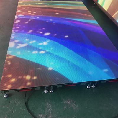 China Führte farbenreiche wechselwirkende programmierbare P3.91 P4.81 DJ Stand-Stange Dance Floor IP65 Bildschirm zu verkaufen