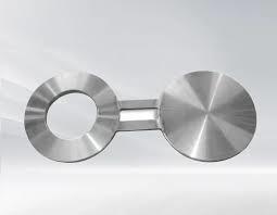 China ANSI B16.5 304/316 Stainless Steel Class 300 900 Spectable Flanges Forged Pipe Fittings for sale