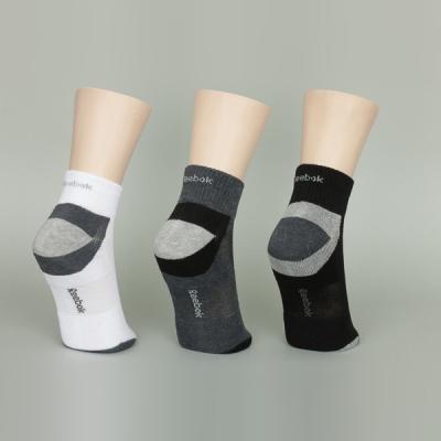 China Polyester Elastane Anti Slip Socks With Odor Resistant Breathbale Surface for sale
