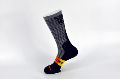 China Spandex/grüne athletische Basketball-Socken Elastane mit den antibakteriellen/Gleitschutzmaterialien zu verkaufen