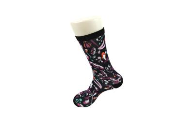 China Deslice los calcetines impresos 3D resistentes del negro con la elasticidad blanca larga del lustre cómoda en venta
