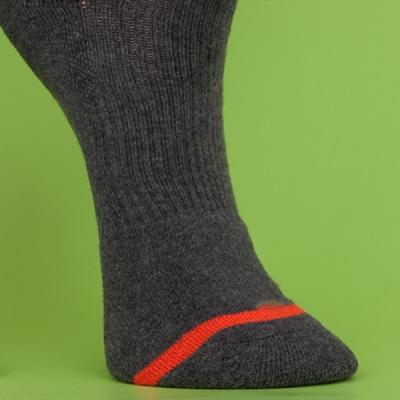 China Blauwe Enkelsokken van Spandex/de Katoenen Mensen, de Atletische Sokken van de Mensen van Kleurenstrepen Te koop