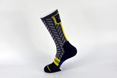 China Blaue/athletische Basketball-Socken Schwarzes Elastane mit widerlichem Breathbale-Antimaterial zu verkaufen