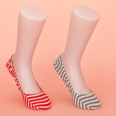 China Grey / Red Stripes Non Slip Invisible Socks No Show Liner Socks With Good Elasticity for sale