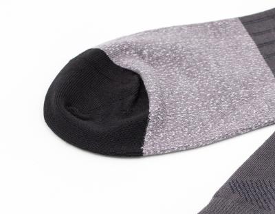 Cina Calzini del vestito dal cotone di Elastane di resistenza di Snngging con le bande nero/grige in vendita