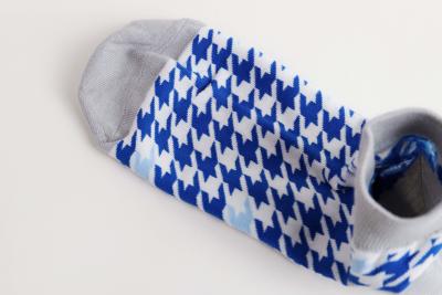Cina Le bande di colore hanno sudato - i calzini assorbenti di sport con nylon/elastam/cotone in vendita