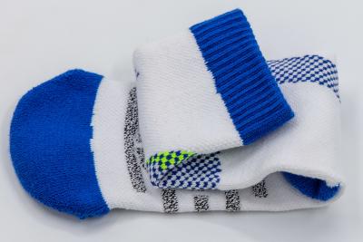 China Kleurrijke Dikke het Basketbalsokken van de Jeugdjongens met Nylon/Spandex-Materiaal Te koop