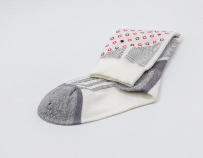 Cina Scivolo dei calzini di nylon di sport dell'elastam l'anti ha sudato Wicking che esegue i calzini in vendita