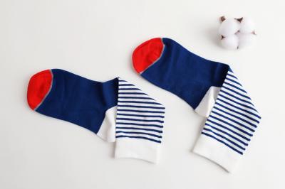 中国 抗菌性の綿のスポーツの足首は伸縮性がある発汗させた引きつけられるソックスを強打する 販売のため