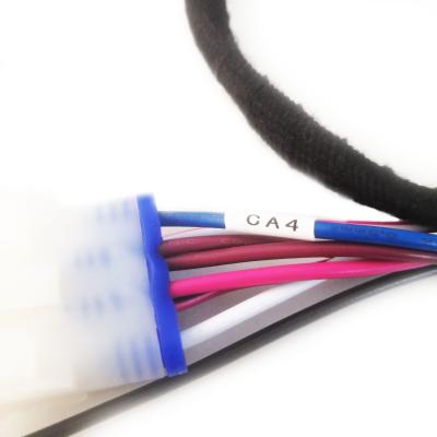 Cina Arnesi di cablaggio del filo di presa per lampadina a LED H4 personalizzati per la domanda del mercato EURO in vendita