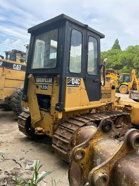 Quality CAT D4 Second Hand Bulldozer 97kw Construction Use With Fatigue Resistant for sale