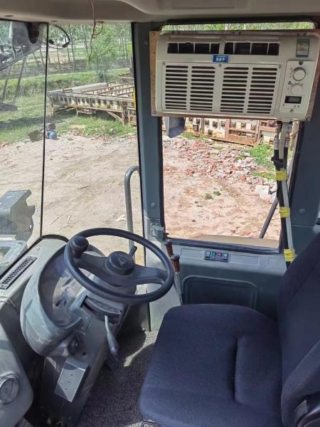 Quality SDLG L953H Used Wheel Loader Machine Energy Efficient with 2.8m3 Bucket Capacity for sale