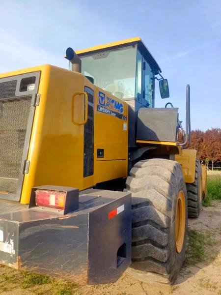 Quality XCMGLW550FV Used Wheel Loader Tonnage 6 Tons With Fuel Power Mode for sale