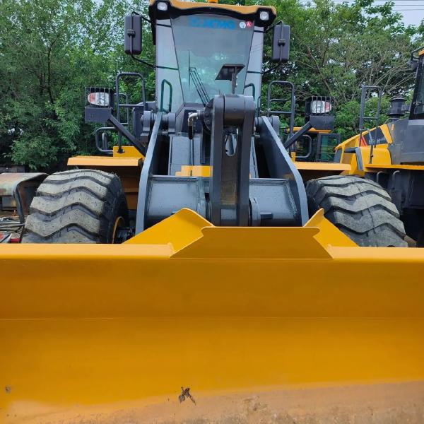 Quality 5 Tons XCMGZL50GN Used Compact Wheel Loader Rated Load Capacity 5500kg for sale