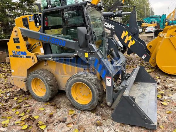 Quality Second Hand XCMG XC7 SR08 Skid Steer Loader with Walking Style Tire Type for sale
