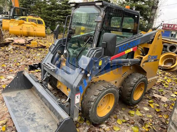 Quality Second Hand XCMG XC7 SR08 Skid Steer Loader with Walking Style Tire Type for sale