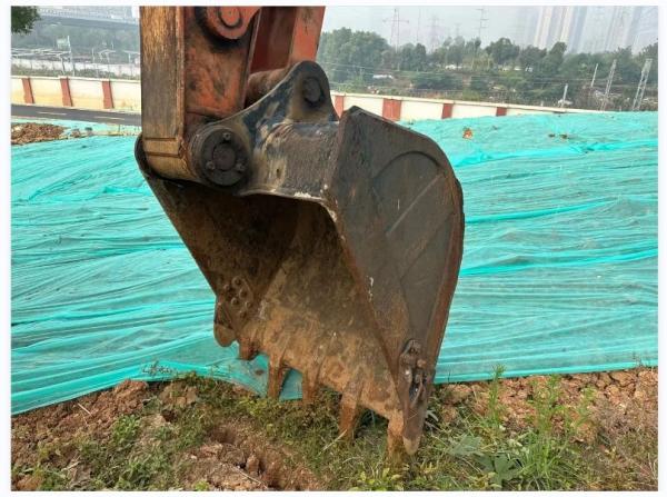 Quality HITACHI ZX210lc 21 Tons Second Hand Excavator With Bucket Capacity 1.2m3 for sale