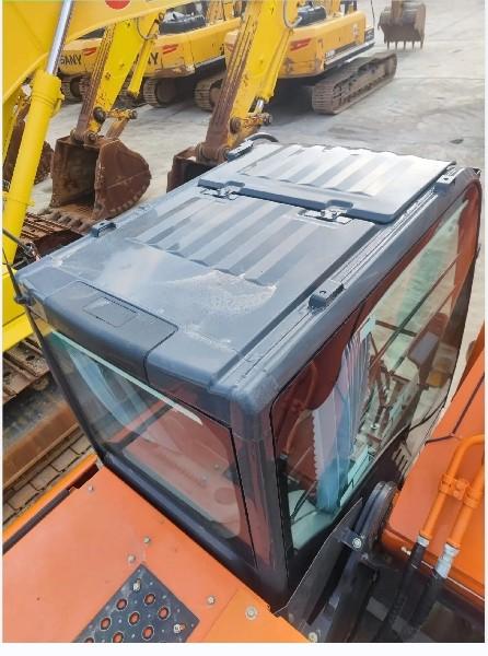 Quality 24300kg Weight Used Small Excavator HITACHI ZX240 with 1.4m3 Capacity for sale