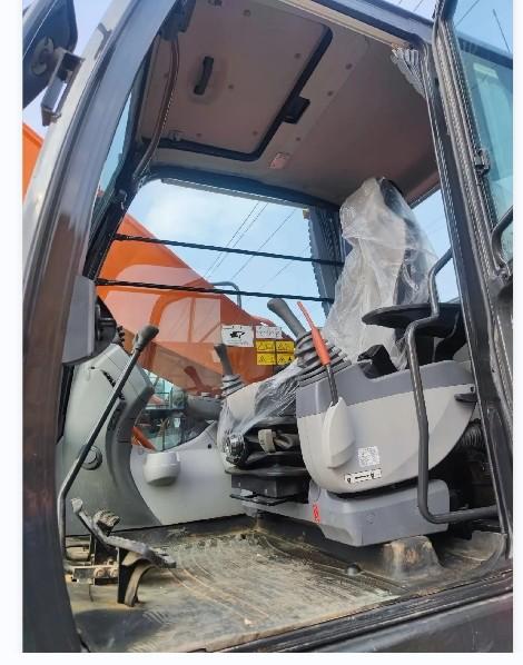 Quality 24300kg Weight Used Small Excavator HITACHI ZX240 with 1.4m3 Capacity for sale