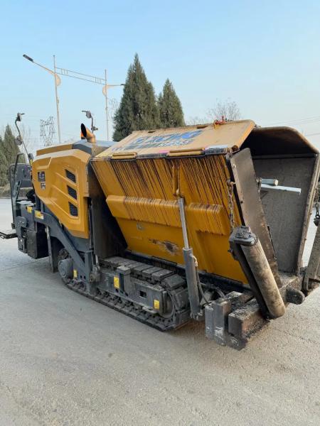 Quality Second Hand XCMG RP355 Asphalt Paver Machine 5.8 Tons Capacity For Construction for sale