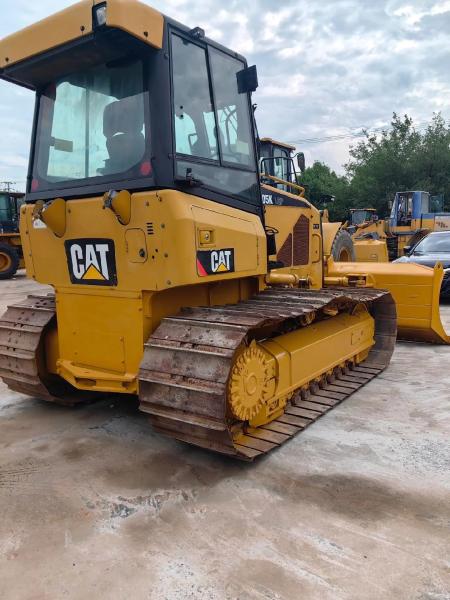Quality Caterpillar D4K Used Crawler Bulldozer 120kw Power For Leveling Terrain for sale