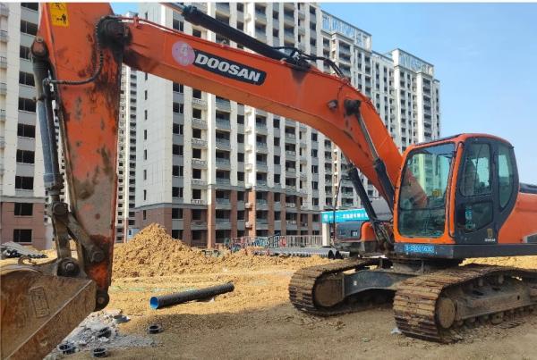 Quality Second Hand Doosan DX215 Backhoe Digger Excavator 20800kg 0.92m3 Bucket for sale