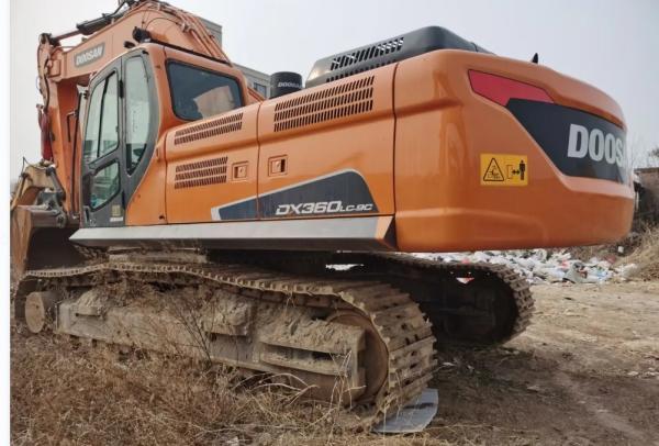 Quality Used Doosan DX360LC Long Reach Excavator Capacity 1.71m3 36 Tons for sale