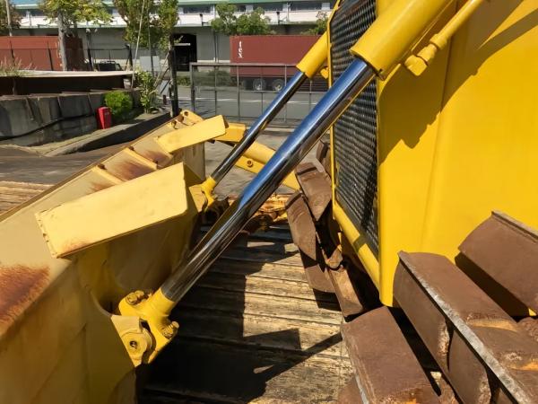 Quality D65 Used Komatsu Bulldozer SAA6D114E3 Engine For Various Working Conditions for sale