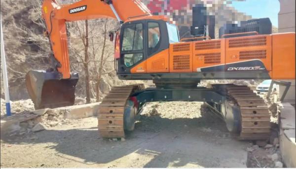 Quality Doosan DX560LC Hydraulic Excavator Crawler Mounted 3.6m3 Capacity 53900kg for sale