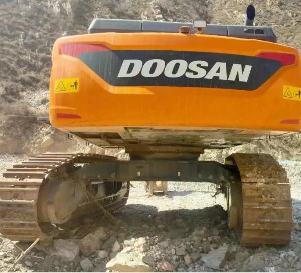 Quality Doosan DX560LC Hydraulic Excavator Crawler Mounted 3.6m3 Capacity 53900kg for sale