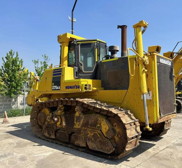 Quality KOMATSU 275AX Used Crawler Bulldozer 337kw Power For Digging Trenches for sale