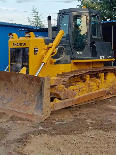 Quality SHANTUI SD16 Bulldozer Second Hand 16kPa Ground Pressure For Mining Transport for sale