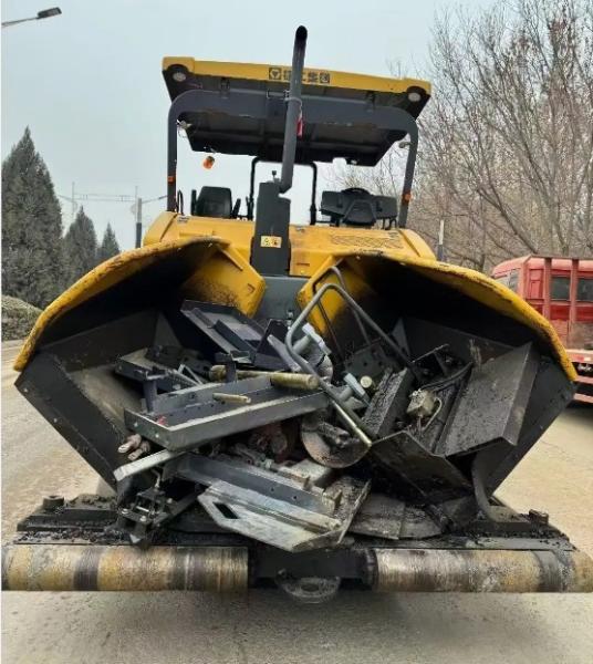 Quality XCMG RP603L Used Paving Machine 13t Capacity Four Wheel Tires For Flexible for sale